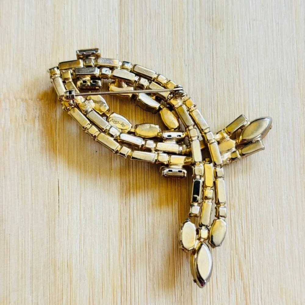La-Rel | Jewelry | Vtg Larel Signed Bow Ribbon Pin Brooch Crystal ...